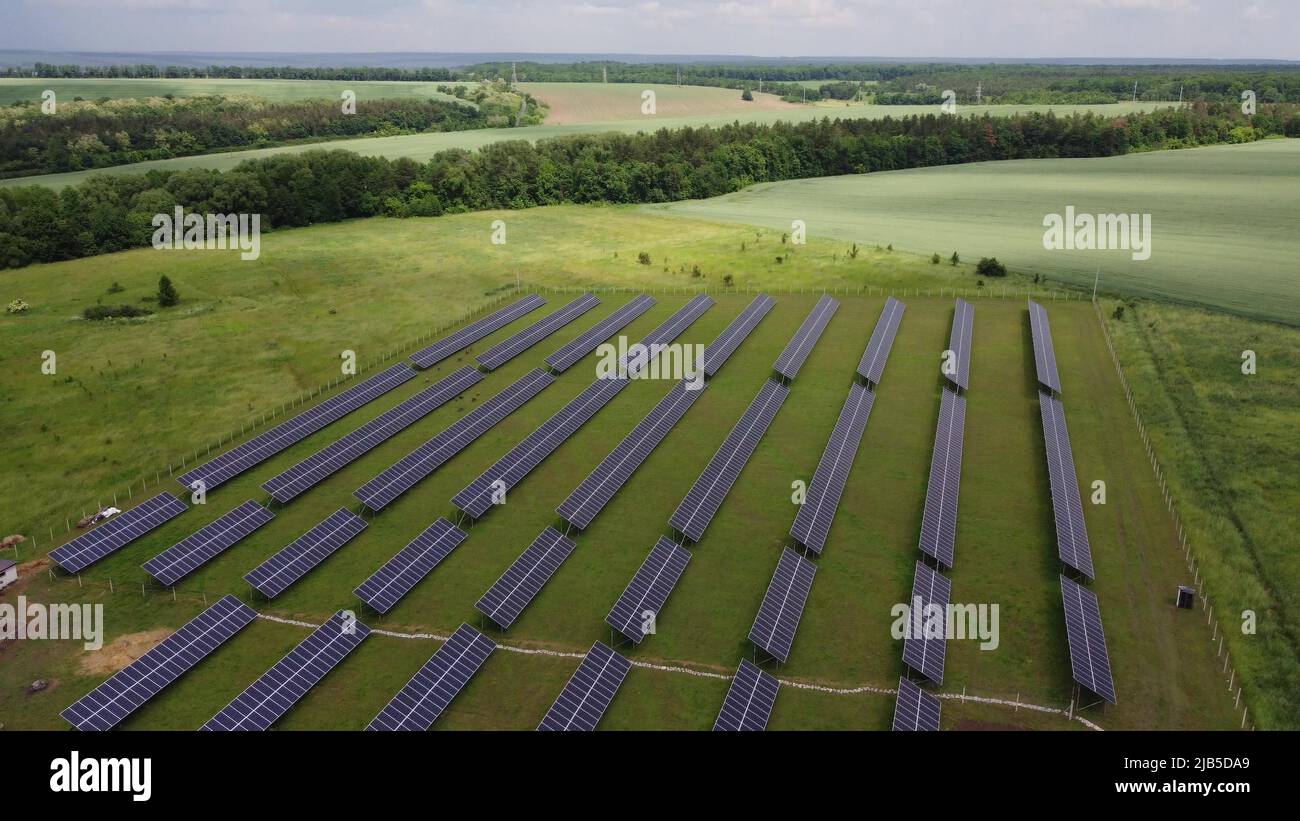 aerial view of solar power station, Aerial Top View of Solar Farm Stock ...
