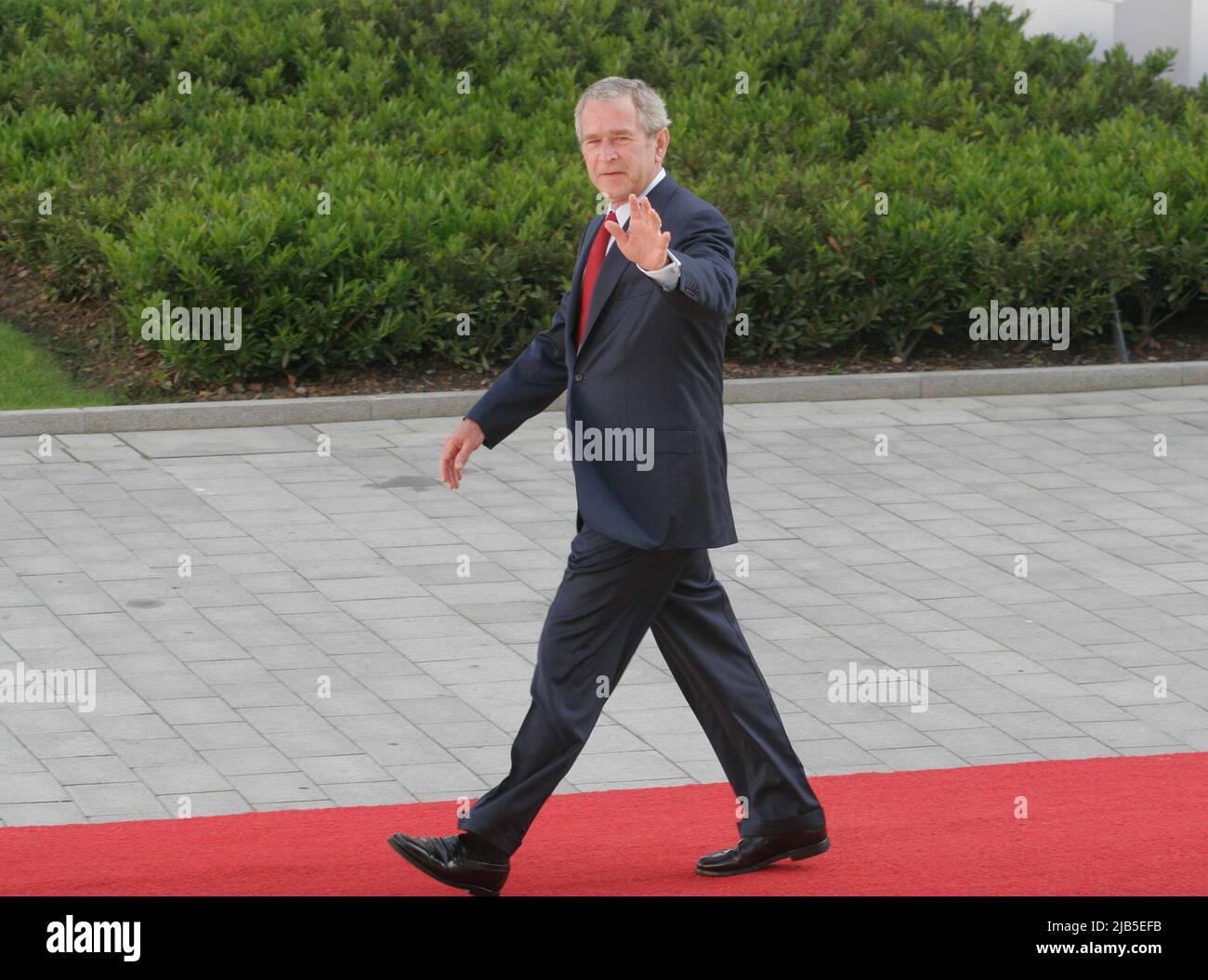 George w bush full body hi-res stock photography and images - Alamy