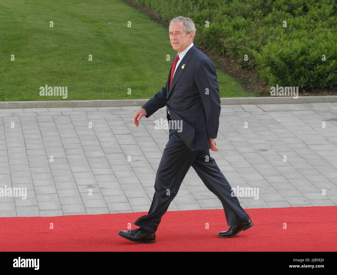 George w bush full body hi-res stock photography and images - Alamy