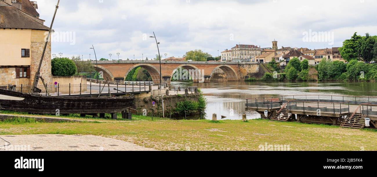 Bridge and the Dordogne river in Bergerac Dordogne region in Southwest ...