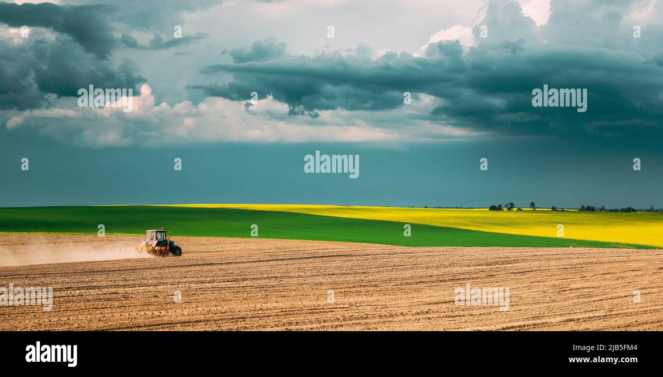 Raised dust and soil hi-res stock photography and images - Alamy