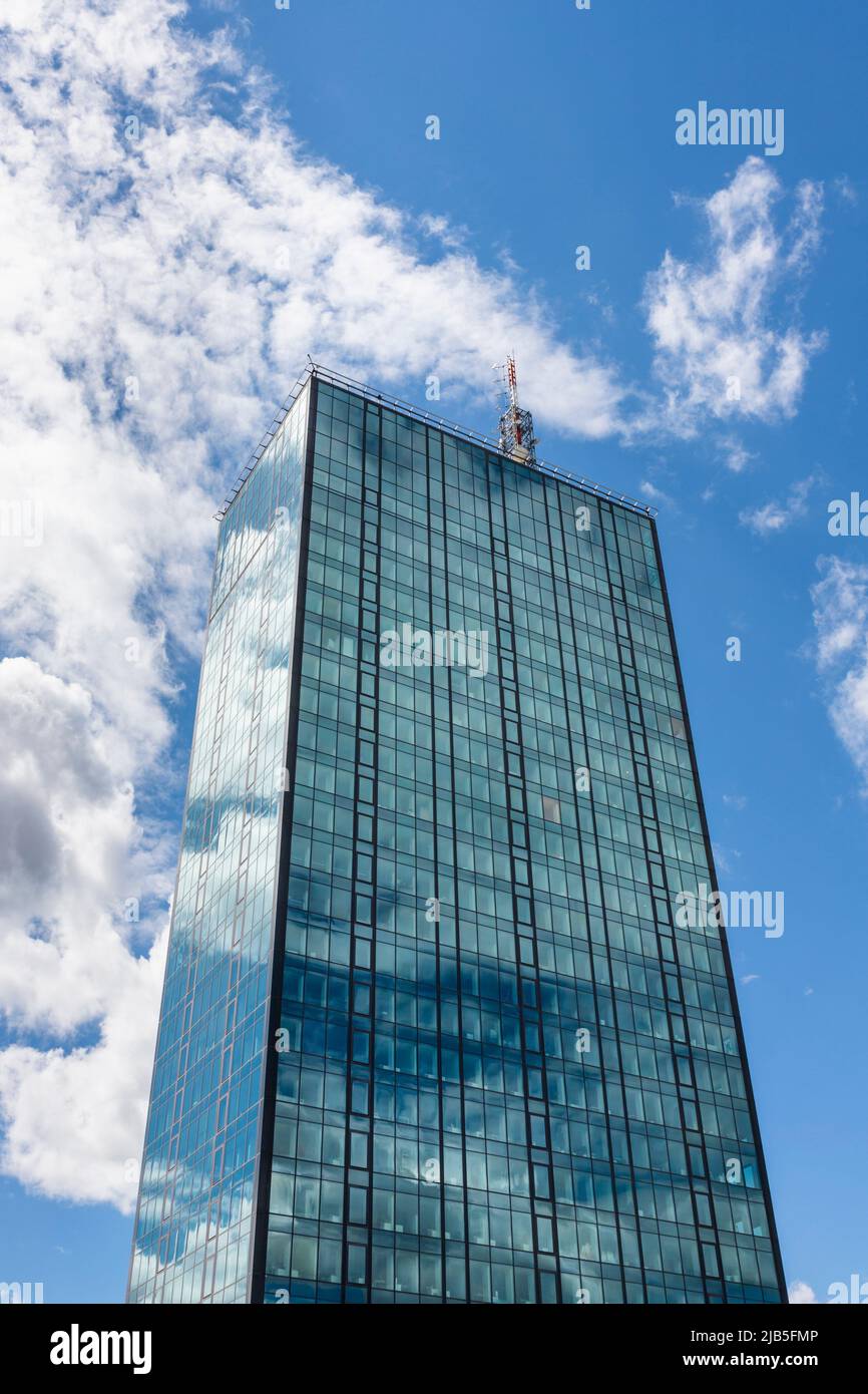 Modern sky light architecture hi-res stock photography and images - Alamy