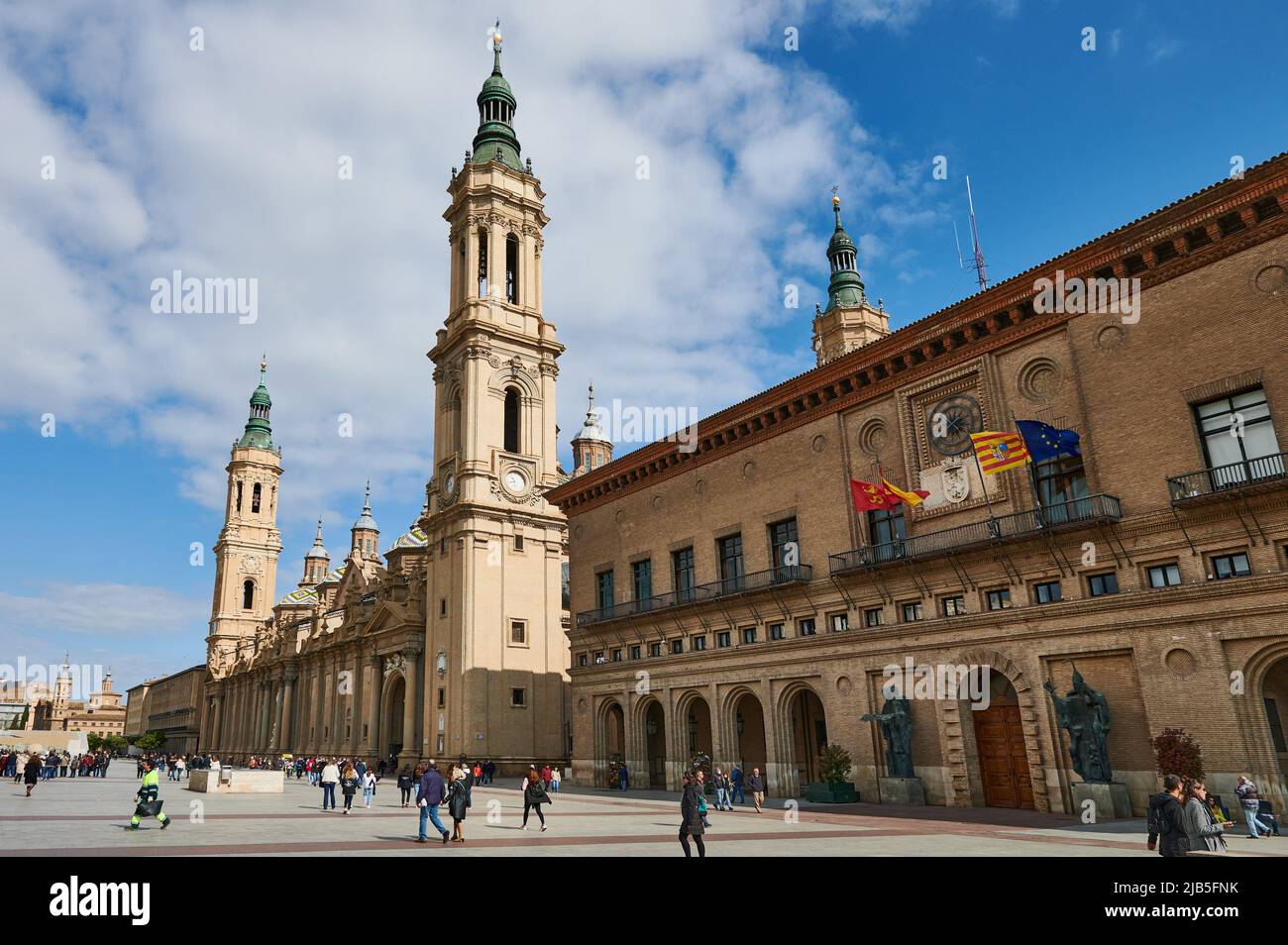 Basilica type of place of worship hi-res stock photography and images ...