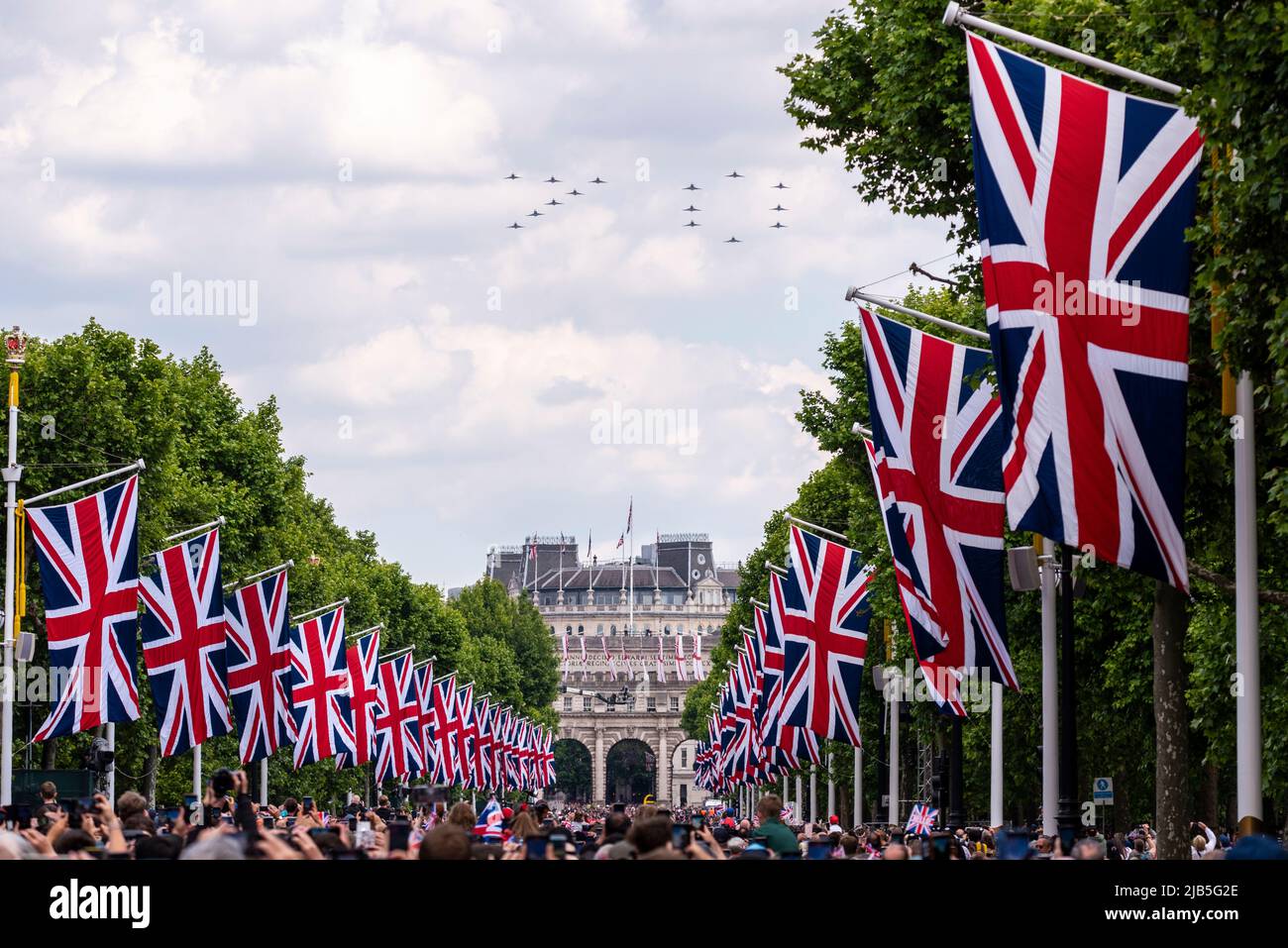 Trooping the colour flag hi-res stock photography and images - Alamy