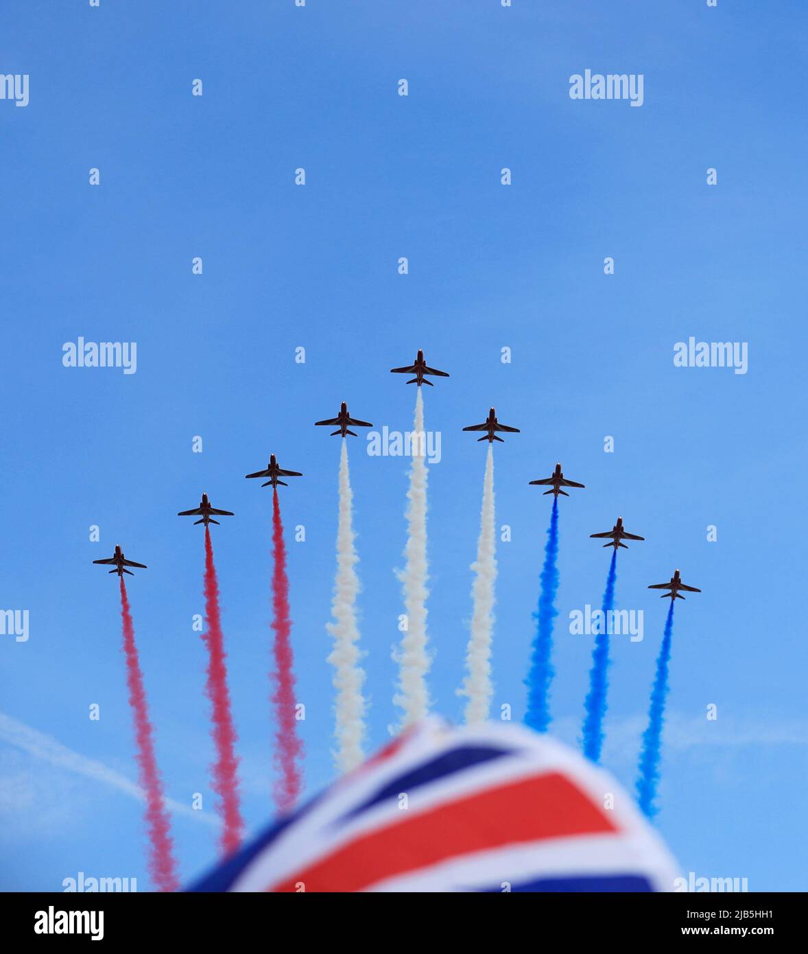 Jubilee fly past hi-res stock photography and images - Alamy