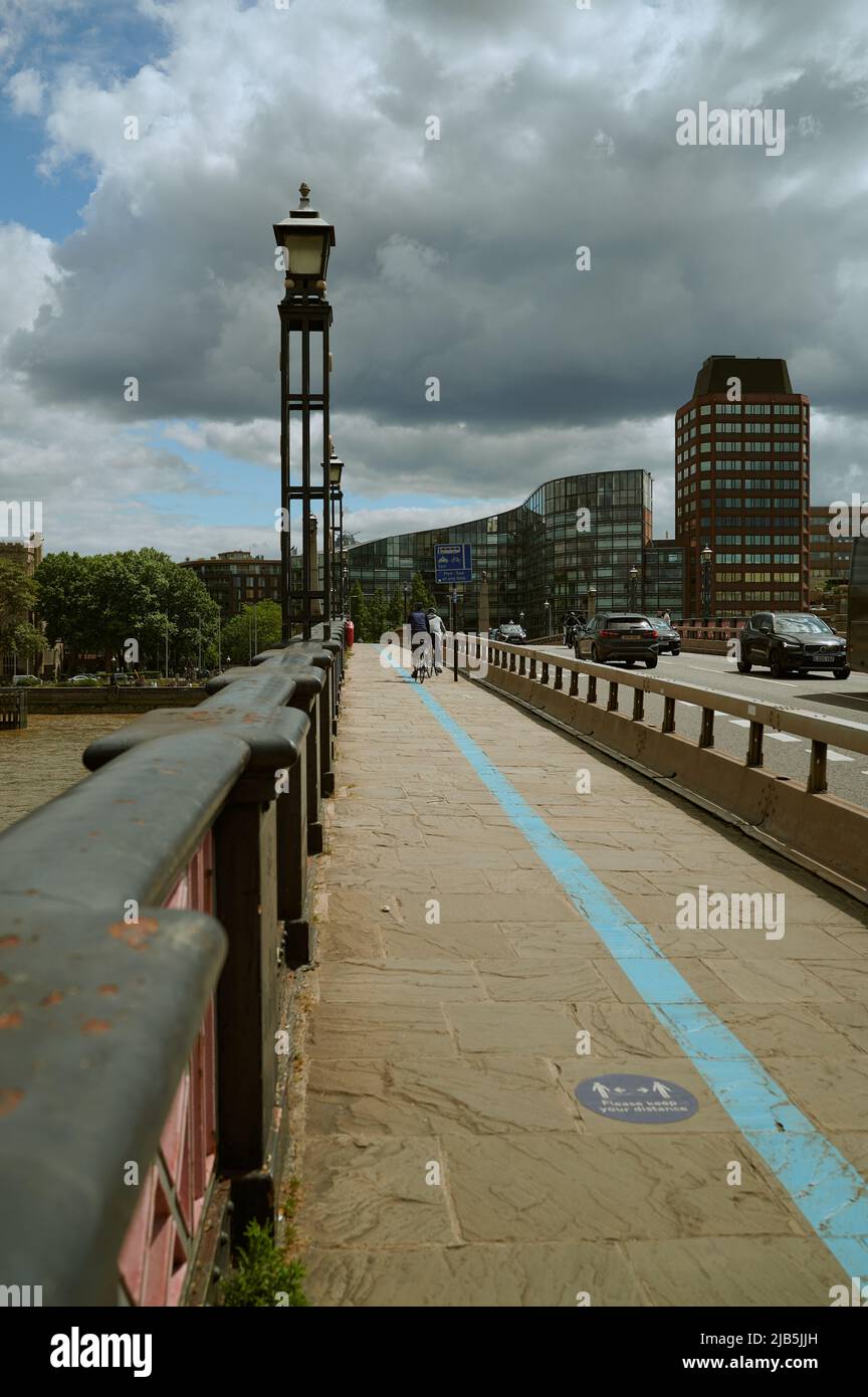 Pavement on lambeth bridge over river thames London Stock Photo - Alamy