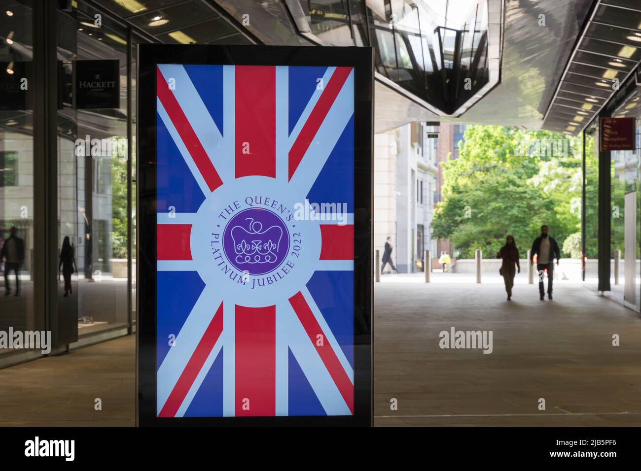 Platinum jubilee displays hi-res stock photography and images - Alamy