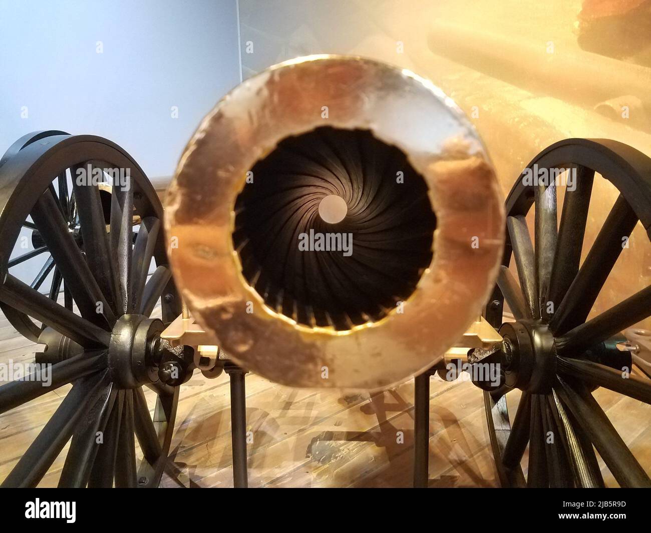 Old gun cannon hi-res stock photography and images - Alamy