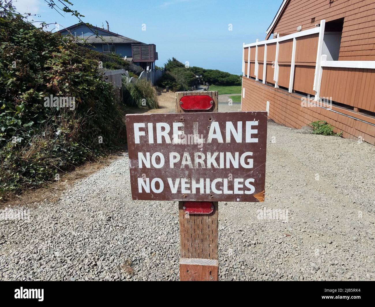 Fire lane not block sign hi-res stock photography and images - Alamy