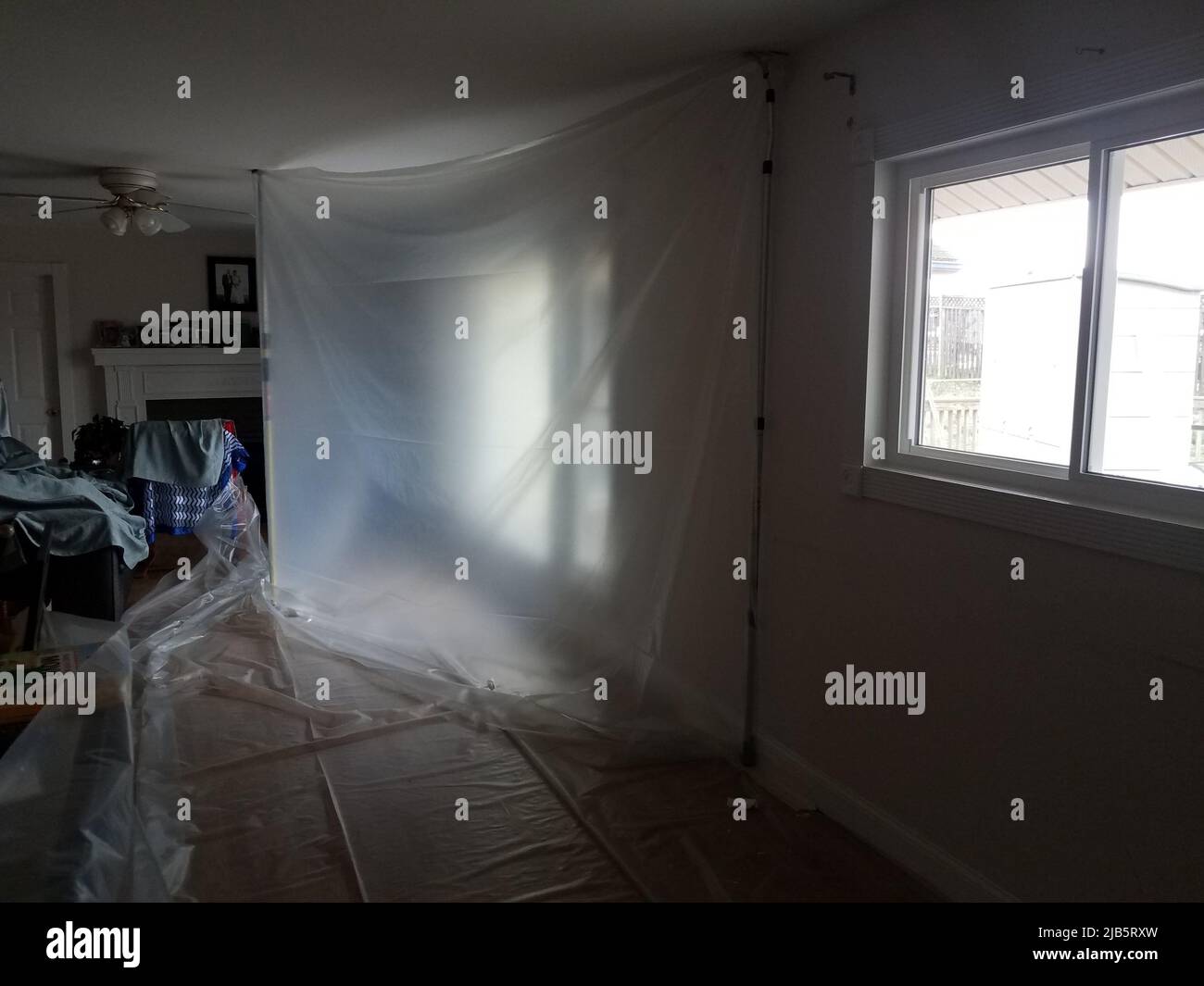 Containment curtain hi-res stock photography and images - Alamy