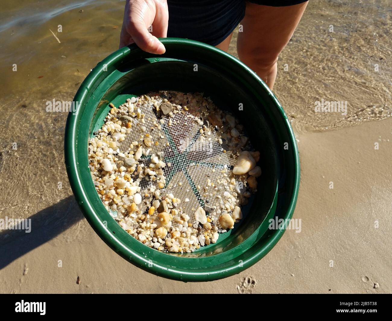 Sieve sand beach hi-res stock photography and images - Alamy