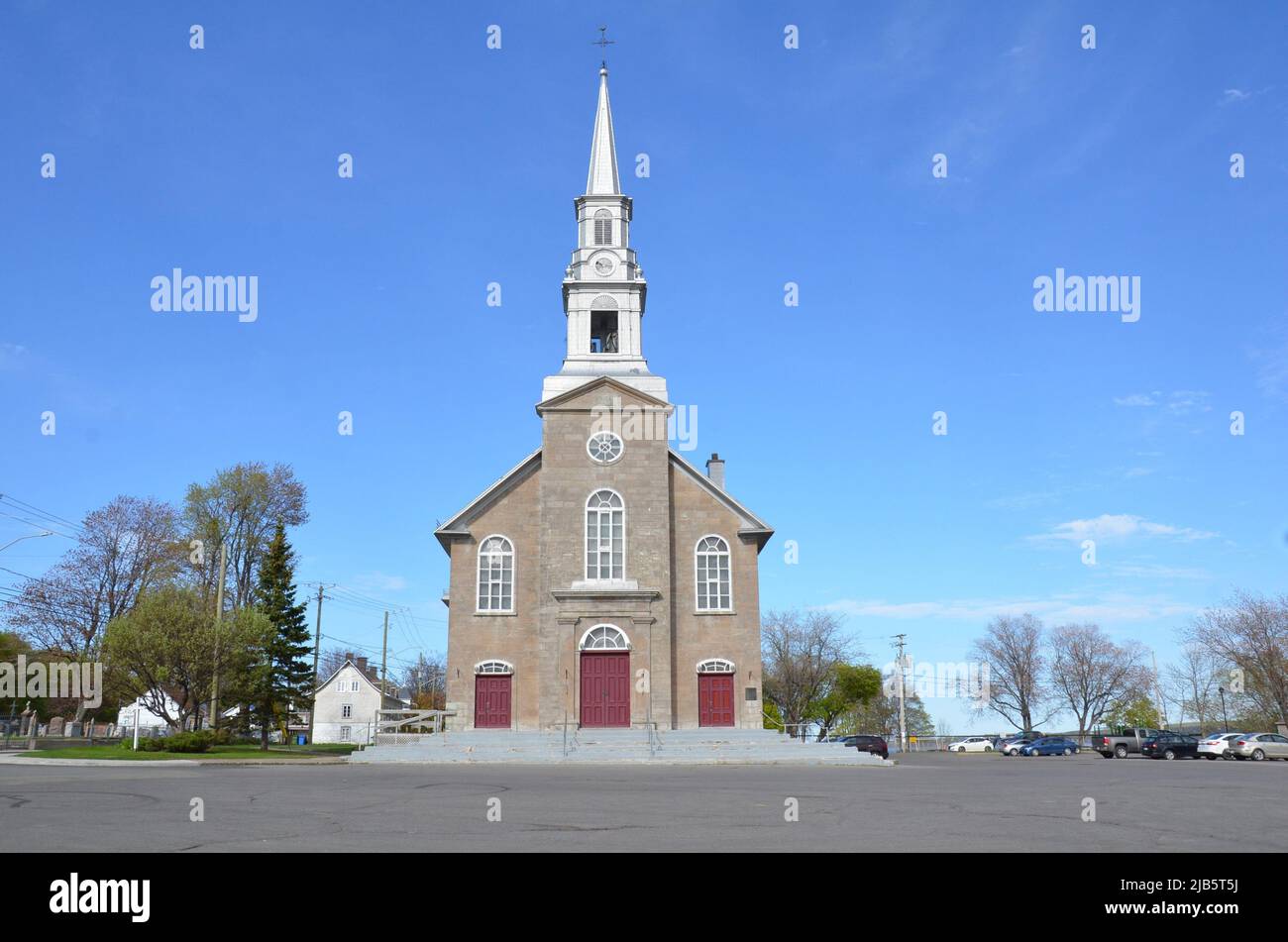 Red brick church building hi-res stock photography and images - Alamy