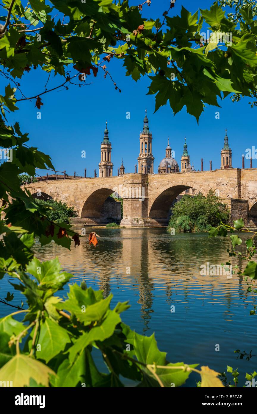 Stone Bridge (Puente de Piedra) and Cathedral-Basilica of Our Lady of ...