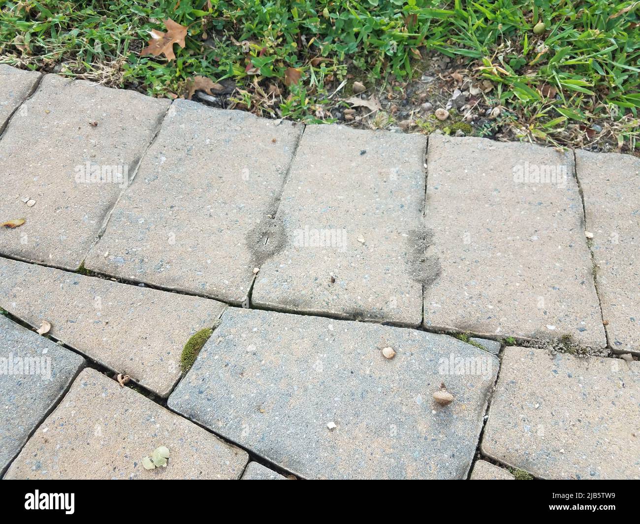 Dirt path walkway hi-res stock photography and images - Alamy