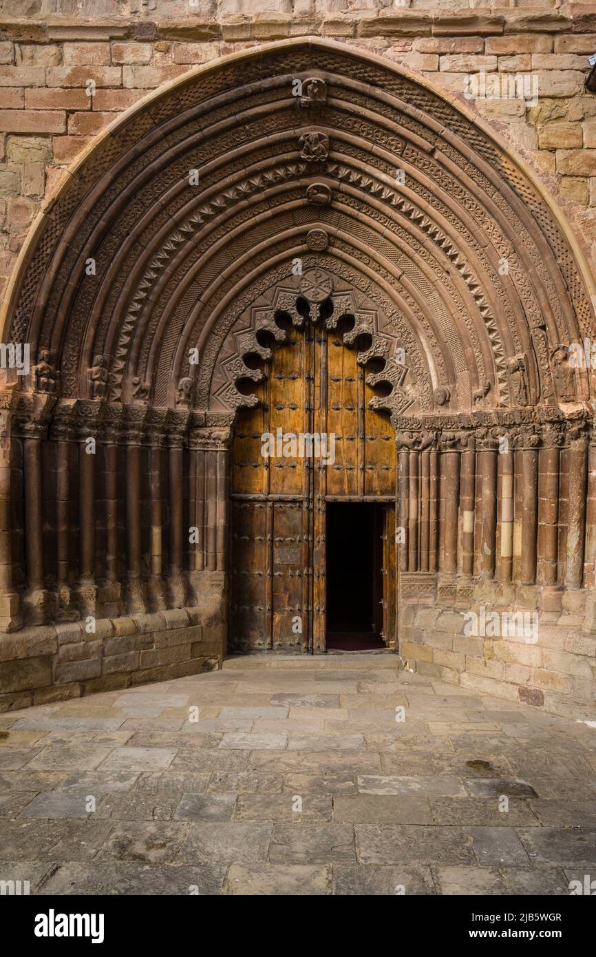 Multi lobed arch hi-res stock photography and images - Alamy