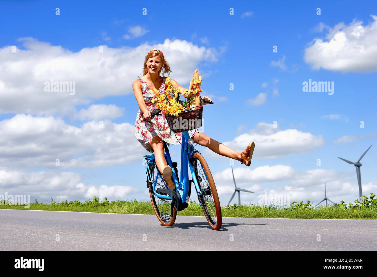 Baguette bicycle hi-res stock photography and images - Alamy