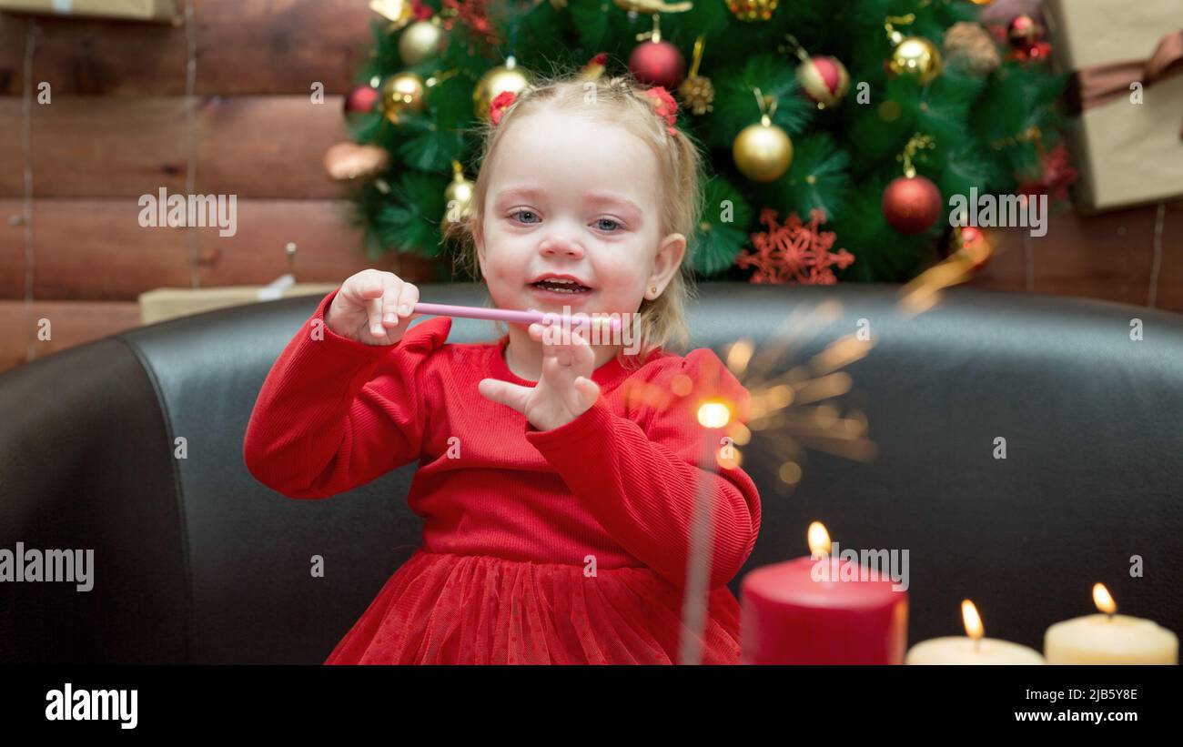 Child watch fireworks hi-res stock photography and images - Alamy