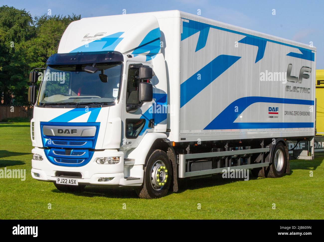 2022 white DAF LF electric TRUCKS 460 FAT electricty vehice in Worden ...