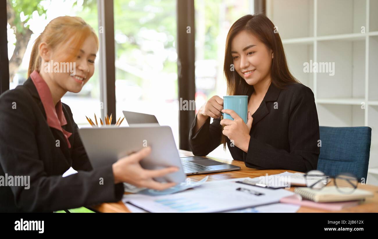 Explain details hi-res stock photography and images - Alamy