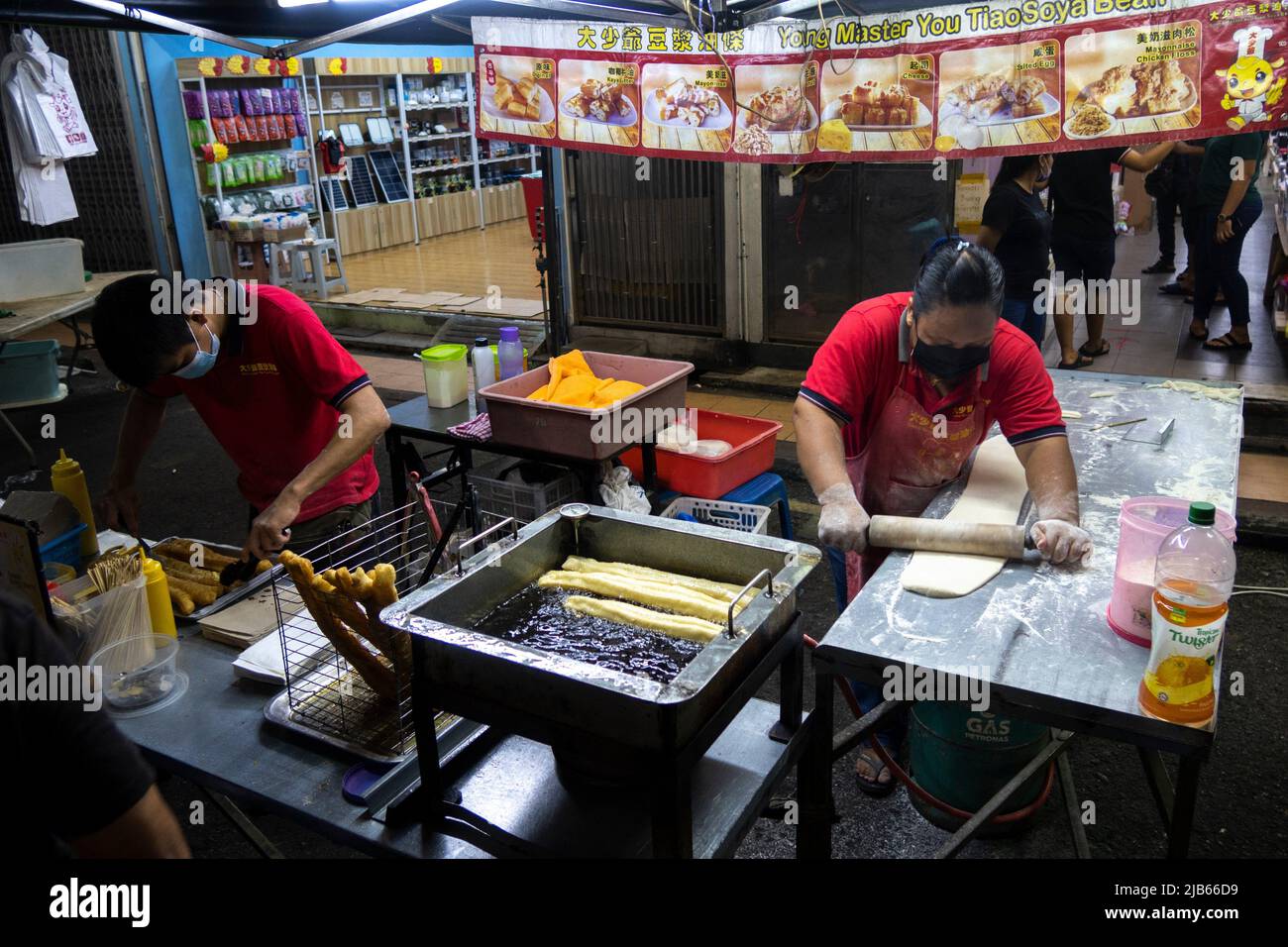 Chinese night market hi-res stock photography and images - Alamy