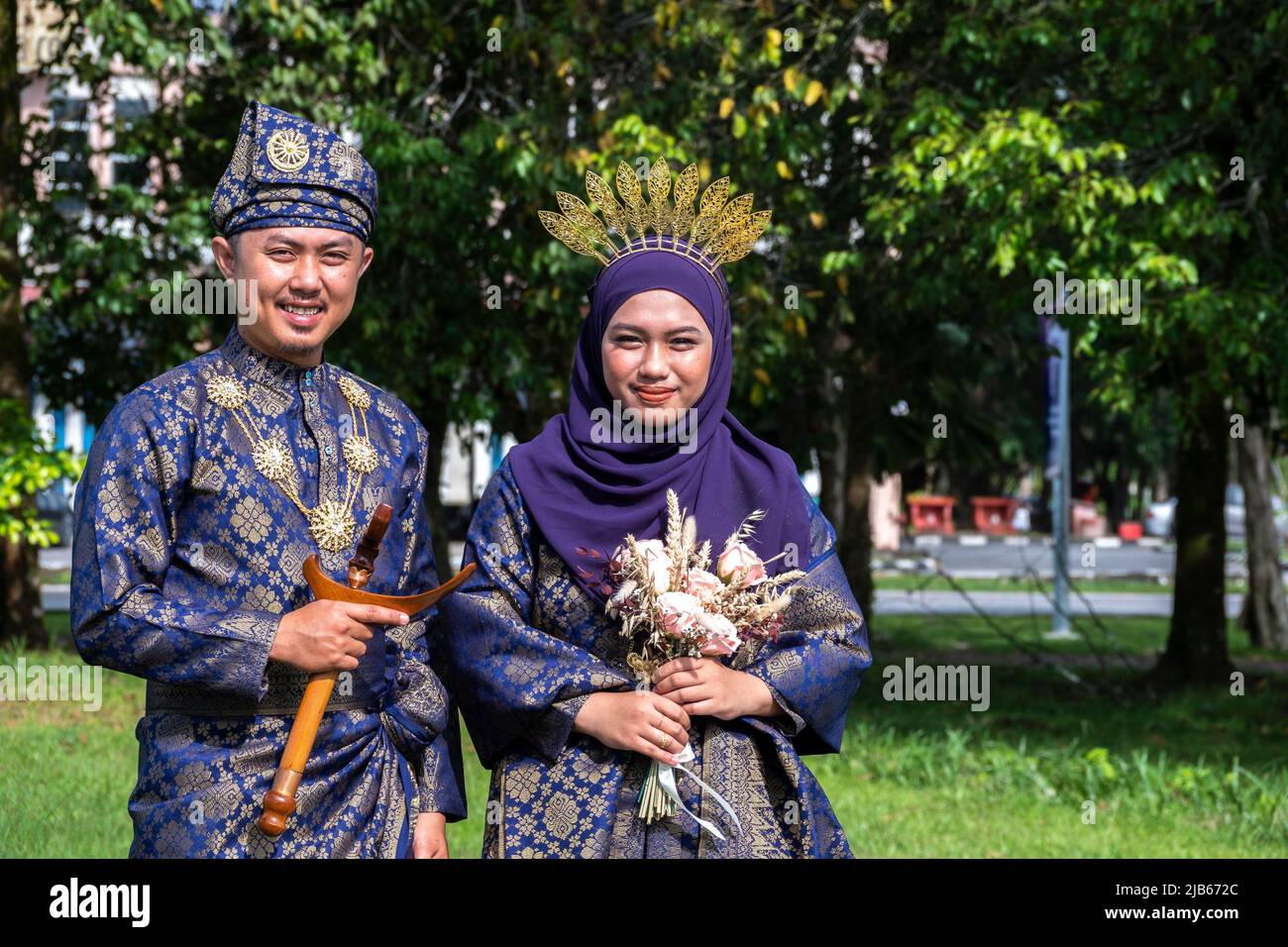 Malay couple hi-res stock photography and images - Alamy