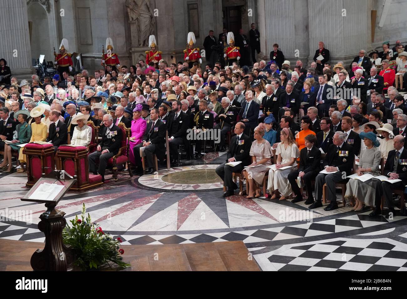 Queen elizabeth wider family hi-res stock photography and images - Alamy