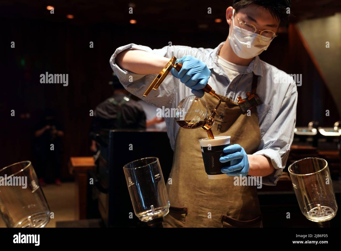 Starbucks reserve roastery in shanghai hi-res stock photography and ...