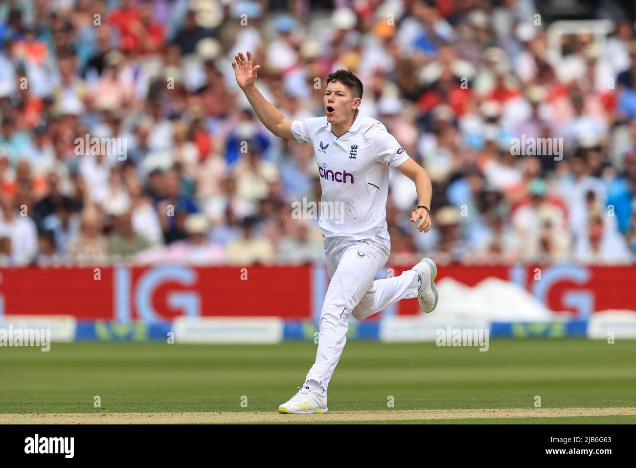 Matthew Potts of England reacts during the game Stock Photo - Alamy