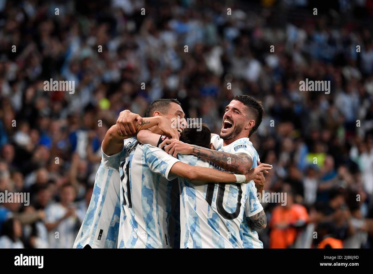 Argentina trophy di maria hi-res stock photography and images - Alamy