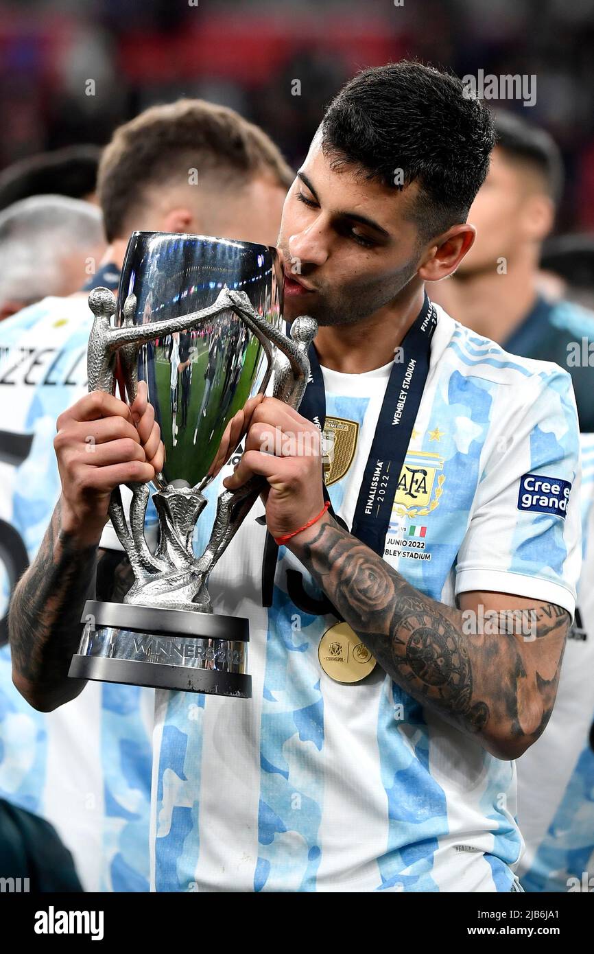 Finalissima trophy hi-res stock photography and images - Alamy