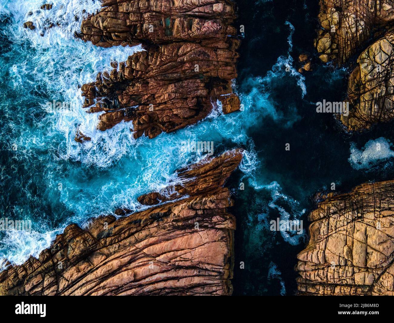 Ocean aerial rocks hi-res stock photography and images - Alamy