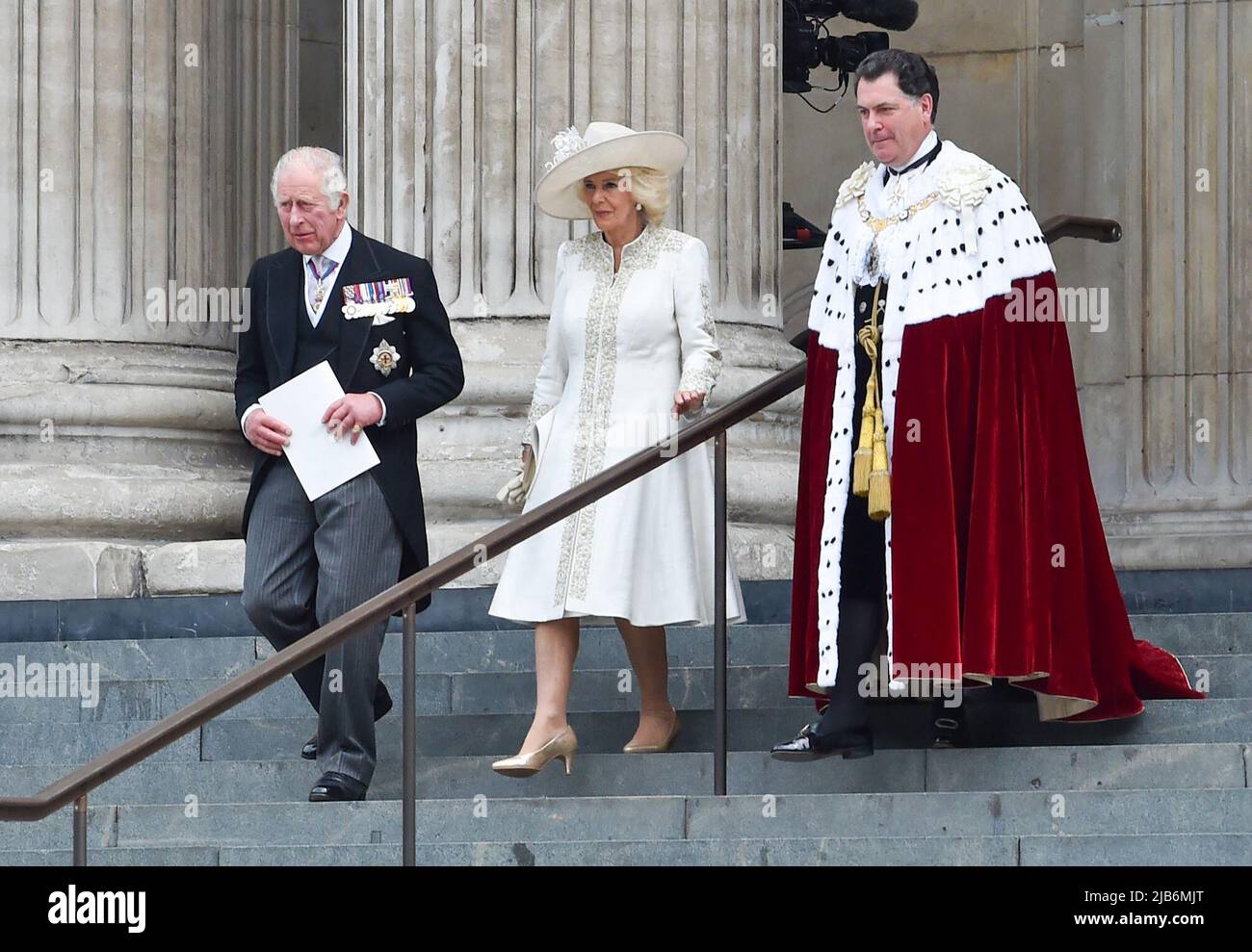Duchess cornwall in crowd hi-res stock photography and images - Alamy