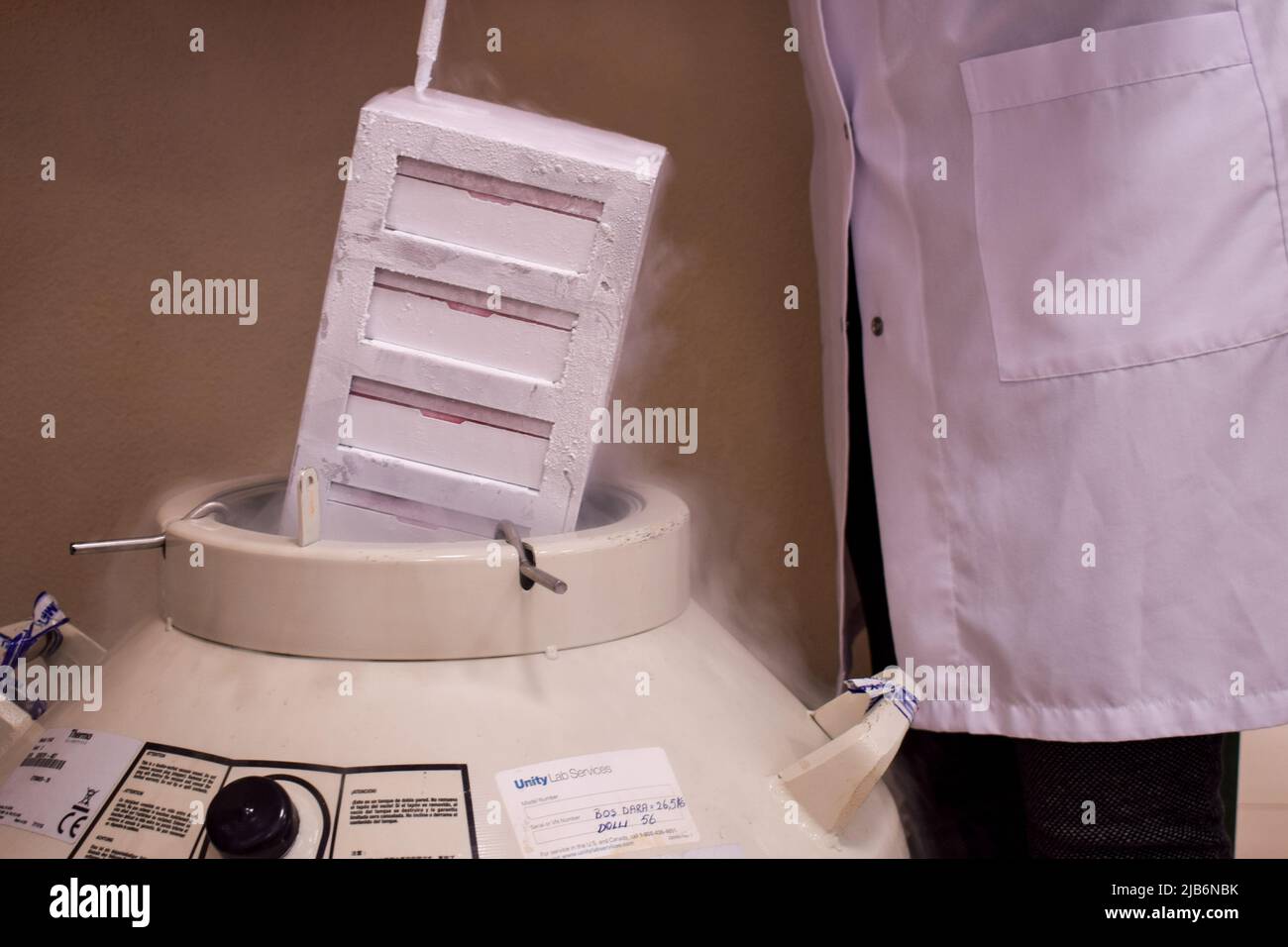 Nitrogen tank hi-res stock photography and images - Alamy