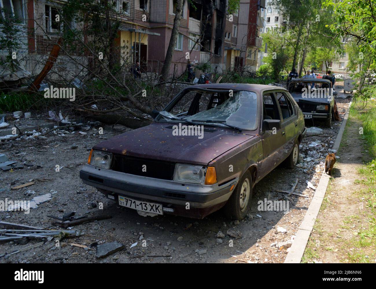 Non Exclusive: KHARKIV, UKRAINE - JUNE 2, 2022 - Damaged cars are ...