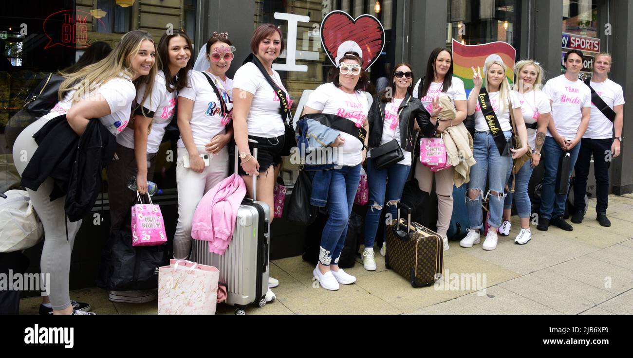 Greater manchester streets party hi-res stock photography and images ...