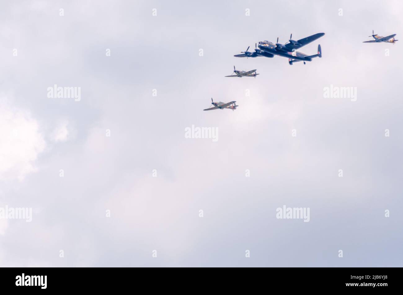 Queens birthday flypast hi-res stock photography and images - Alamy