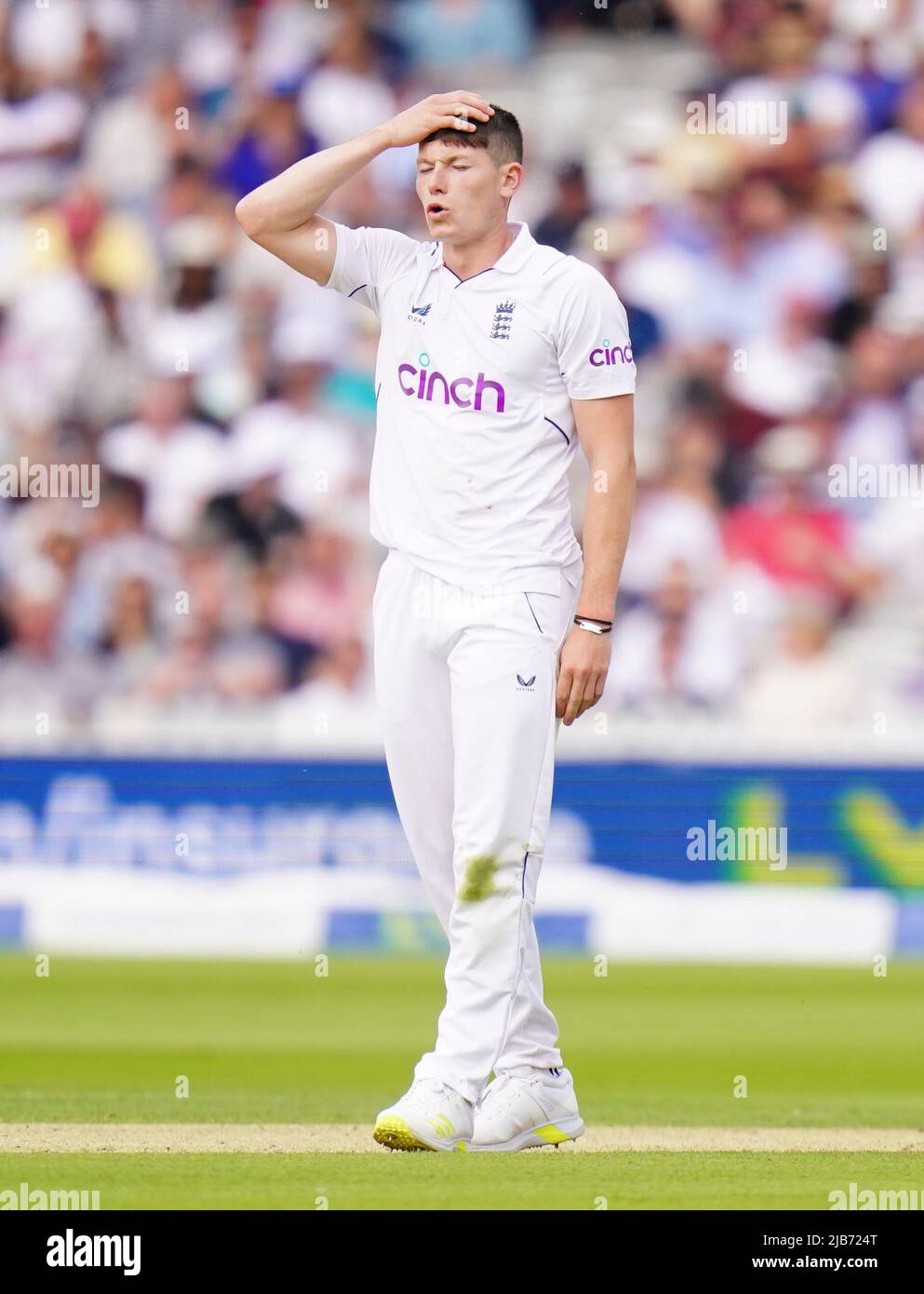 England's Matthew Potts during day two of the First LV= Insurance Test ...