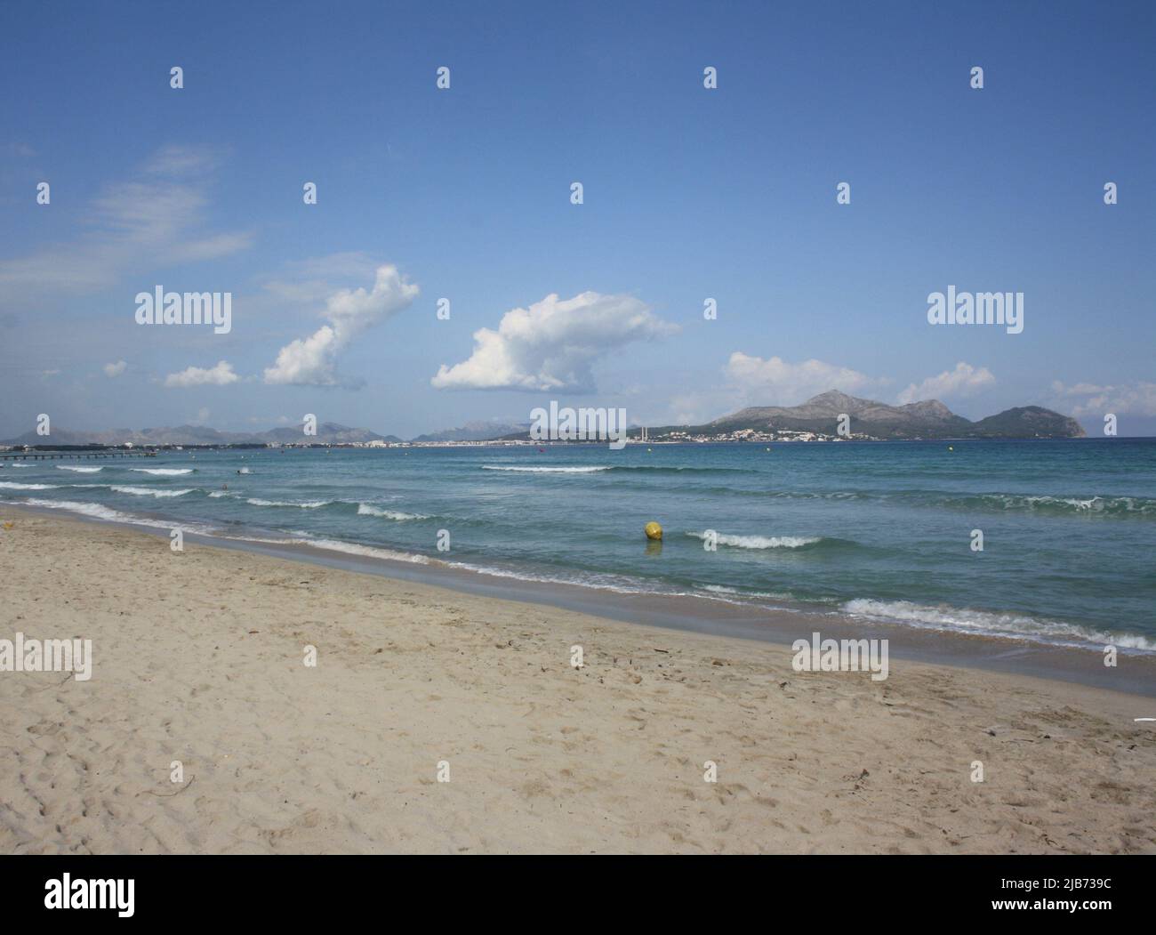 Majorca beach family hi-res stock photography and images - Alamy