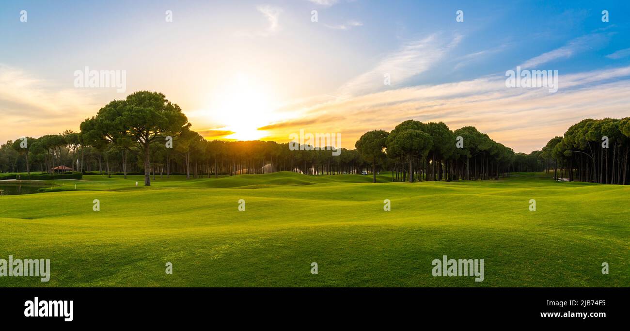 Golf field hi-res stock photography and images - Alamy