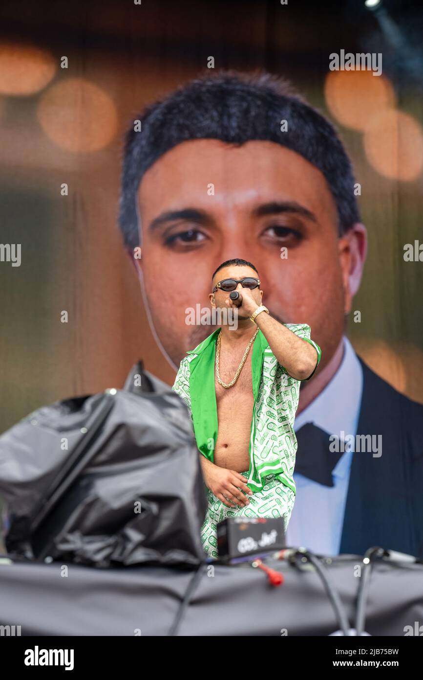 03 June 2022, Rhineland-Palatinate, Nürburg: Rapper "SSIO" performs on ...