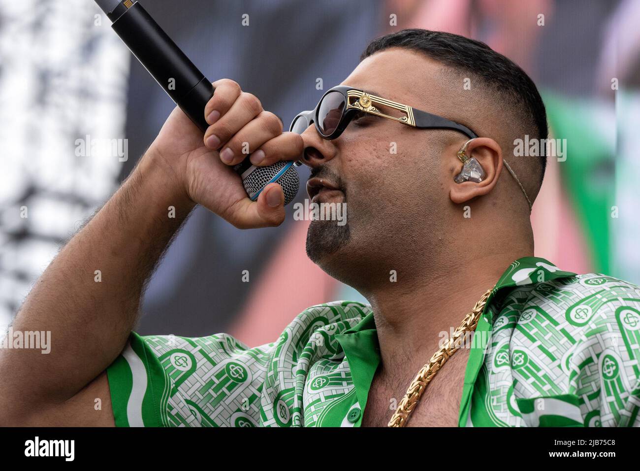 03 June 2022, Rhineland-Palatinate, Nürburg: Rapper "SSIO" performs on ...