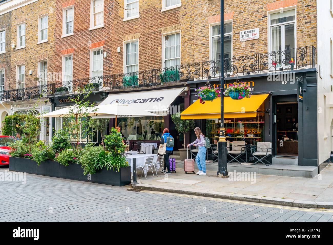 LONDON, UK - JUNE 03, 2022: Street view in Belgravia district, an ...