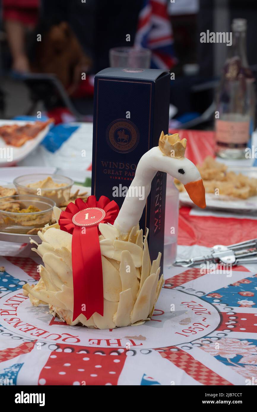 Windsor, Berkshire, UK. 3rd June, 2022. The winner of the cake bake off ...