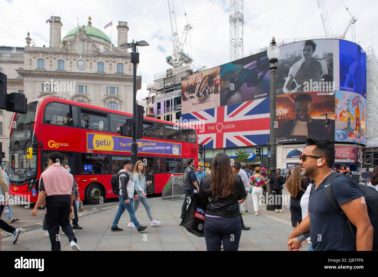 Jubilee 2022 piccadilly hi-res stock photography and images - Alamy