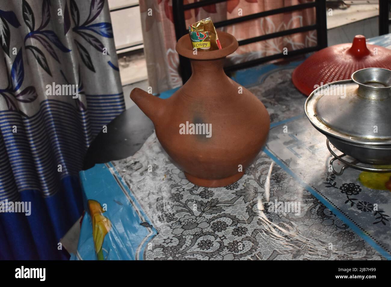 Traditional Watering Can (Hutti Stock Photo - Alamy
