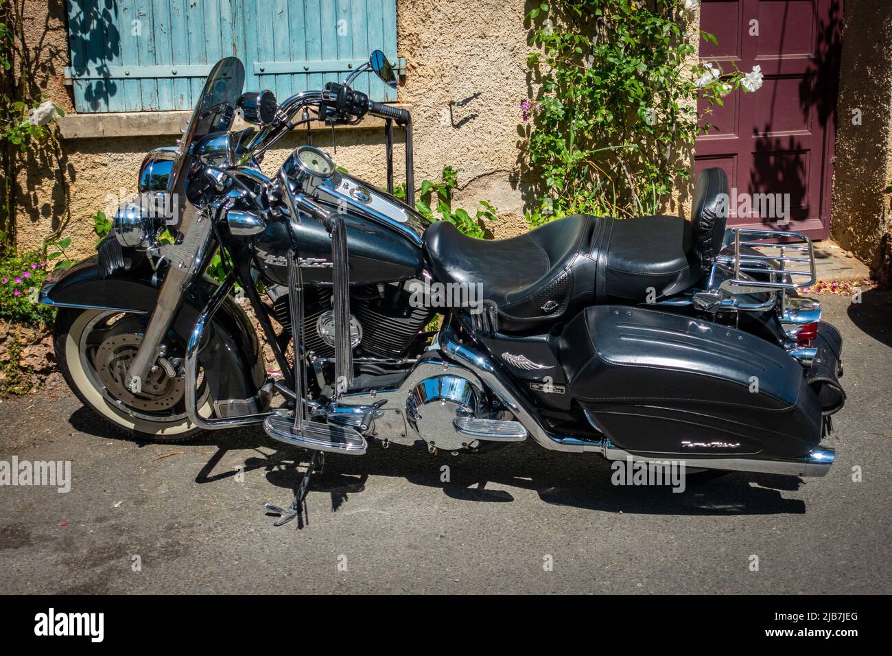 Green Harley-Davidson Road King Motorcycle in France Stock Photo - Alamy