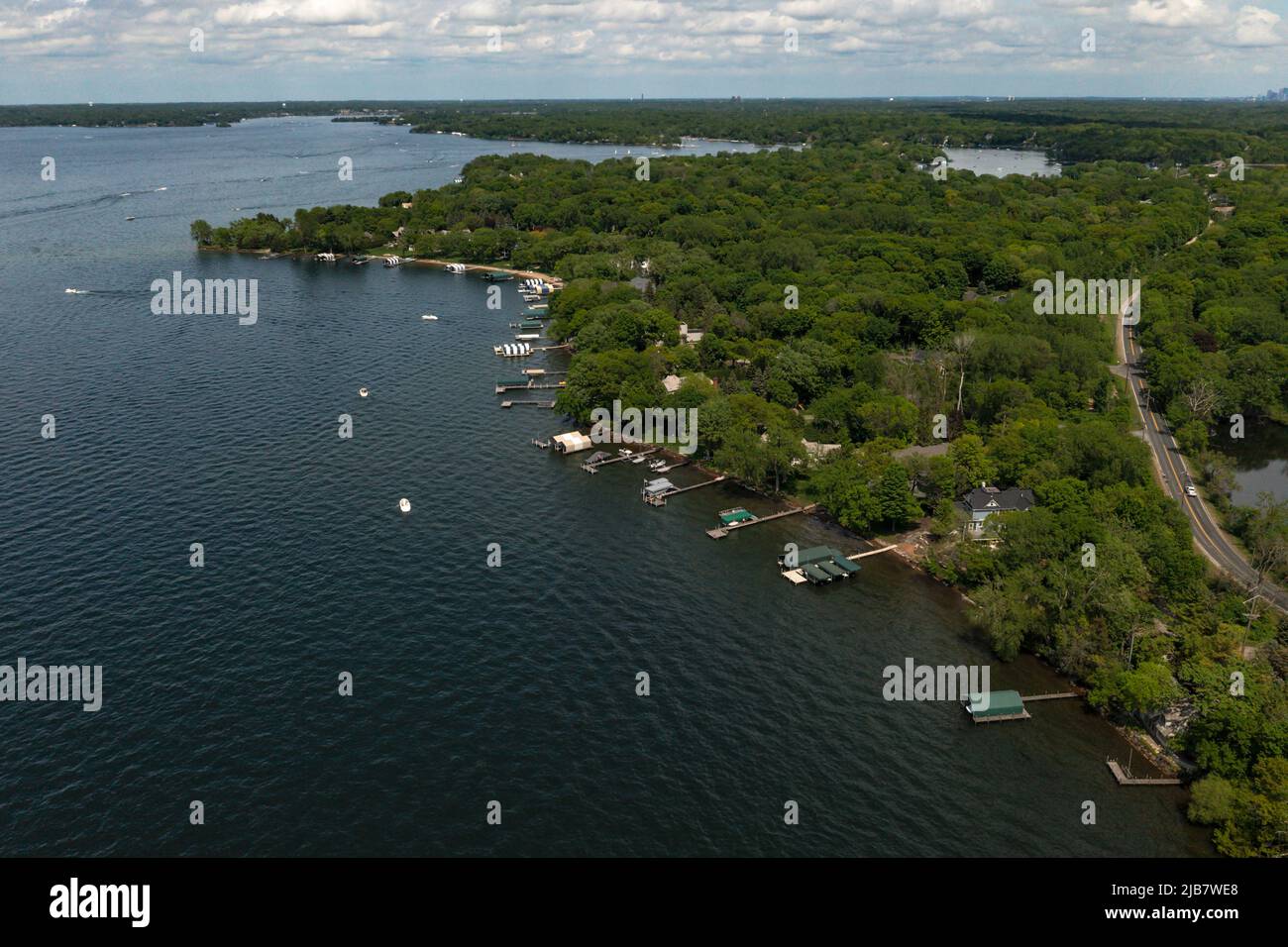 Winding Shoreline Filled with Lake Homes - drone Stock Photo - Alamy