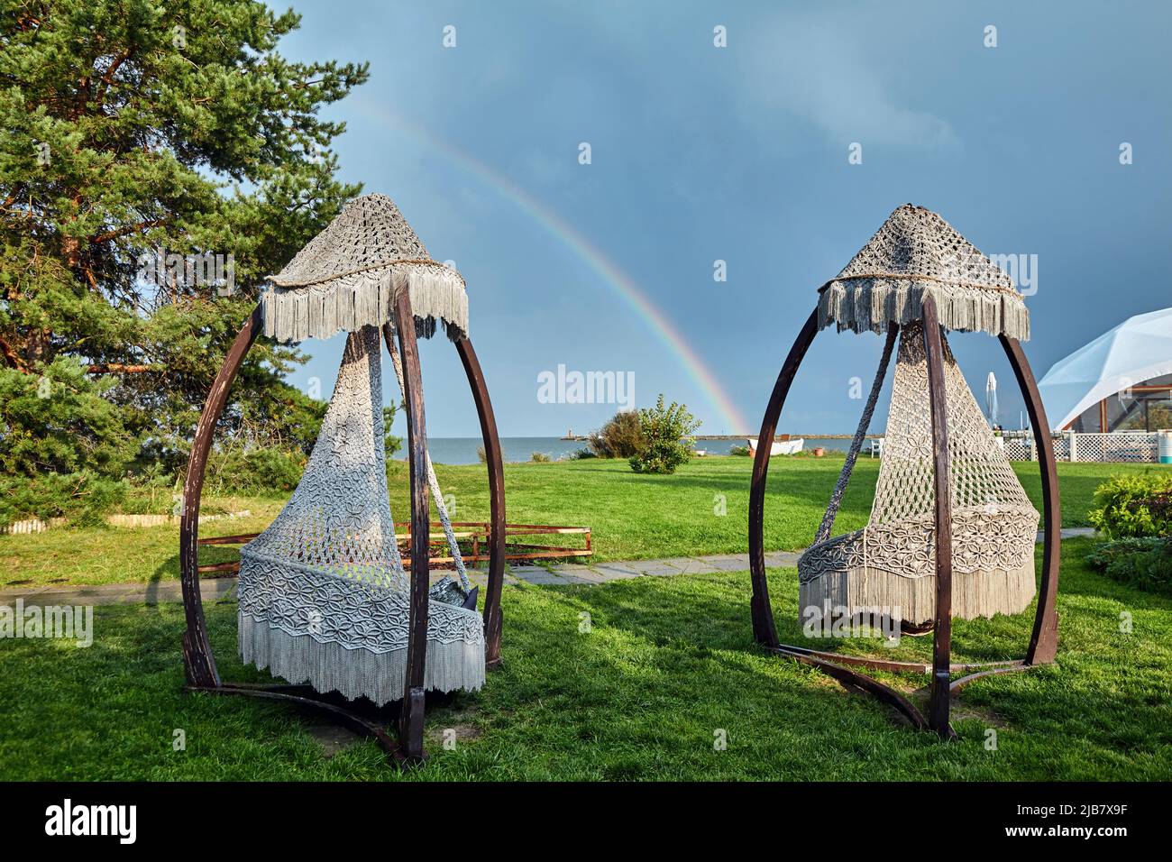 Closed wicker basket rope hi-res stock photography and images - Alamy