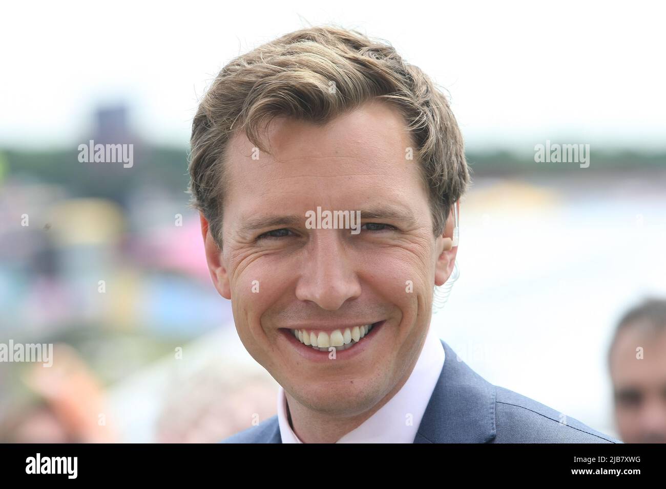 Itv horse racing presenter hi-res stock photography and images - Alamy