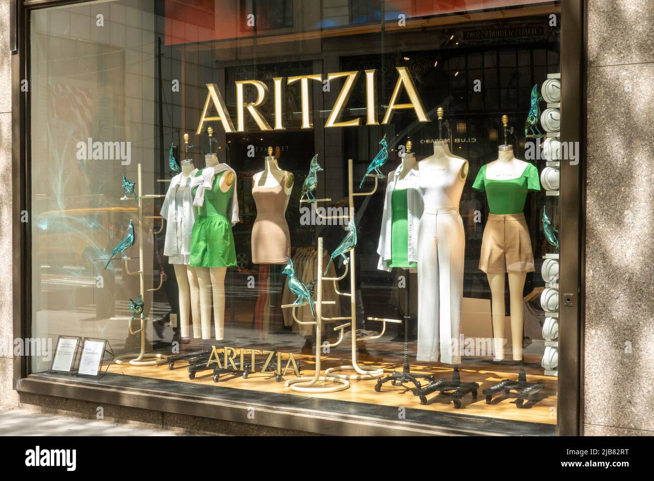 Aritzia nyc hi-res stock photography and images - Alamy